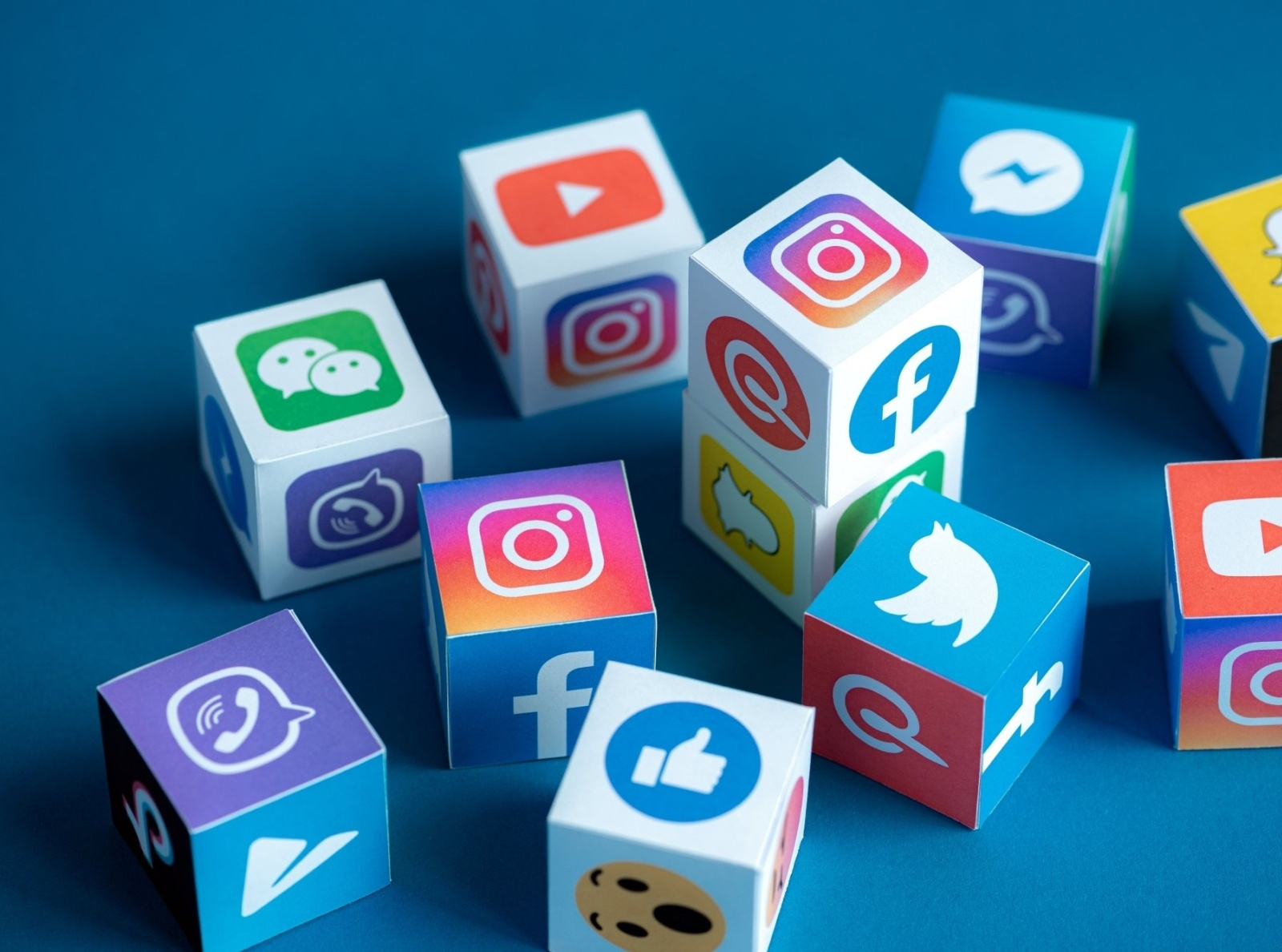 I will create facebook, instagram, linkedin, discord gmail accou by ...