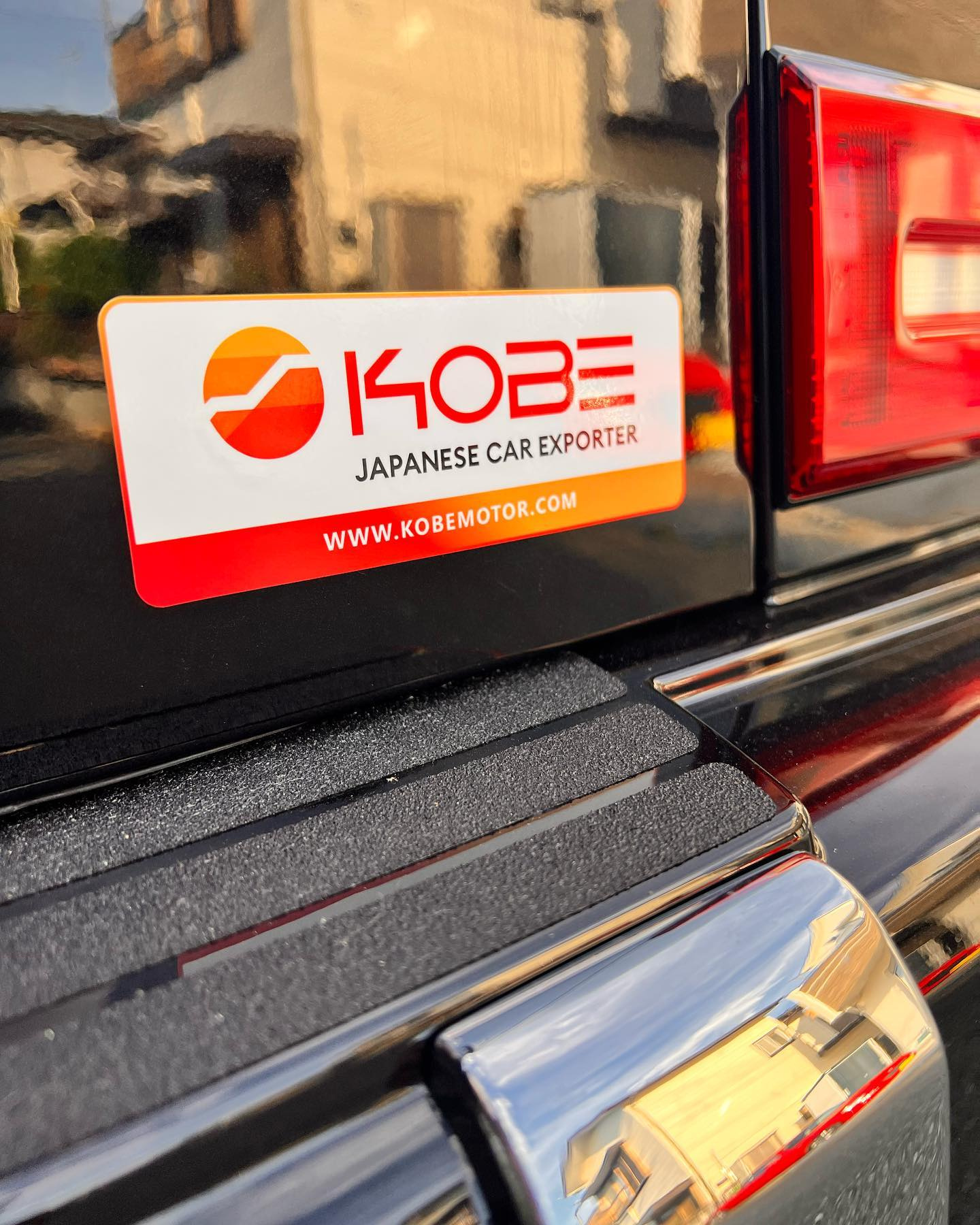 Logo design for car dealer in Japan: sun + graphic chart + car by Alex ...